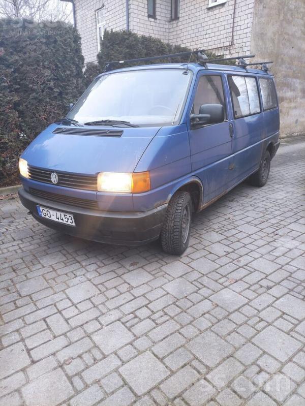 Zils Volkswagen Caravelle 1993 Rīga, ar dzinēja tilpumu 2.40 L un nobraukumu 328 tūkst. km par 12500 €, foto 1 vietnē AUTOMOTO.COM.LV