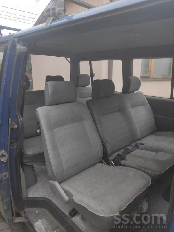 Zils Volkswagen Caravelle 1993 Rīga, ar dzinēja tilpumu 2.40 L un nobraukumu 328 tūkst. km par 12500 €, foto 5 vietnē AUTOMOTO.COM.LV
