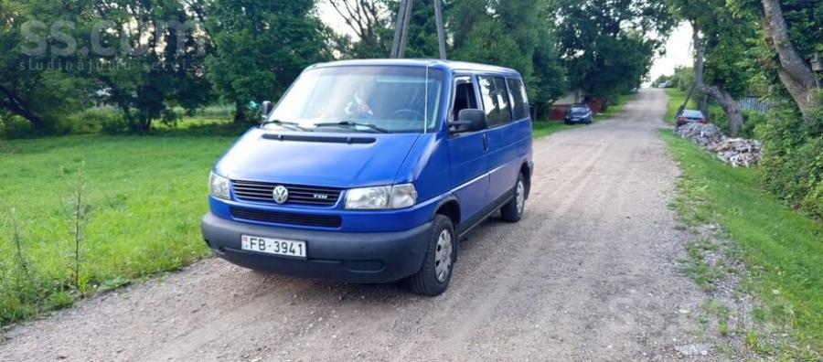 Blue Volkswagen Caravelle 1996 in Rezekne, with an engine capacity of 2.50 L and mileage of 443 thousand km for 2650 €, photo 2 on AUTOMOTO.COM.LV