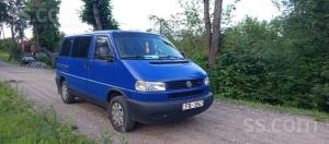 Blue Volkswagen Caravelle 1996 in Rezekne, with an engine capacity of 2.50 L and mileage of 443 thousand km for 2650 €, photo 3 on AUTOMOTO.COM.LV