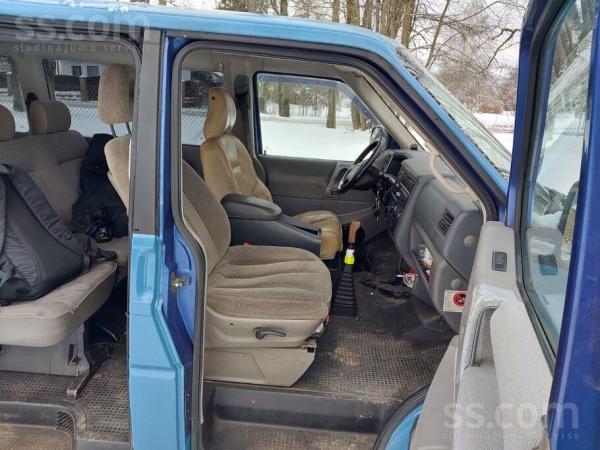 Zils Volkswagen Caravelle 1996 Rīga, ar dzinēja tilpumu 2.50 L un nobraukumu 0 tūkst. km par 6000 €, foto 1 vietnē AUTOMOTO.COM.LV