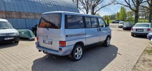 Zils Volkswagen Caravelle 1996 Valmiera, ar dzinēja tilpumu 2.50 L un nobraukumu 374 tūkst. km par 1200 €, foto 4 vietnē AUTOMOTO.COM.LV