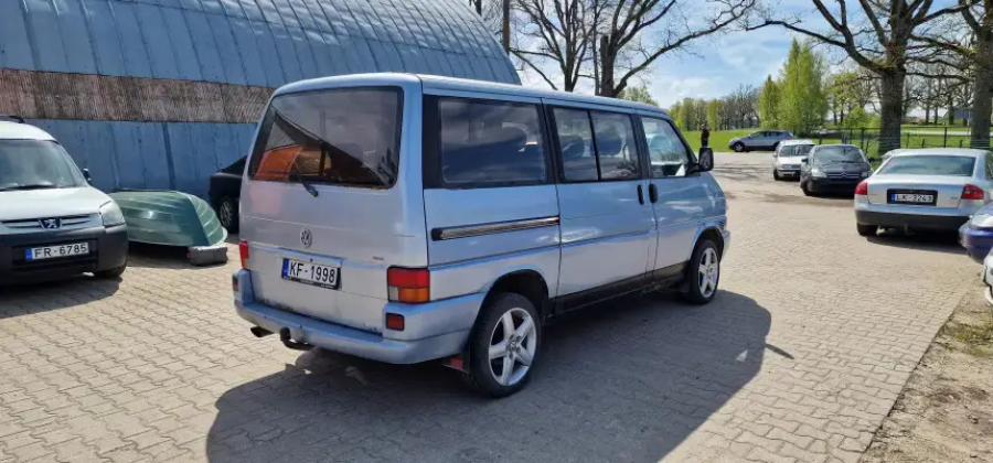 Zils Volkswagen Caravelle 1996 Valmiera, ar dzinēja tilpumu 2.50 L un nobraukumu 374 tūkst. km par 1200 €, foto 4 vietnē AUTOMOTO.COM.LV