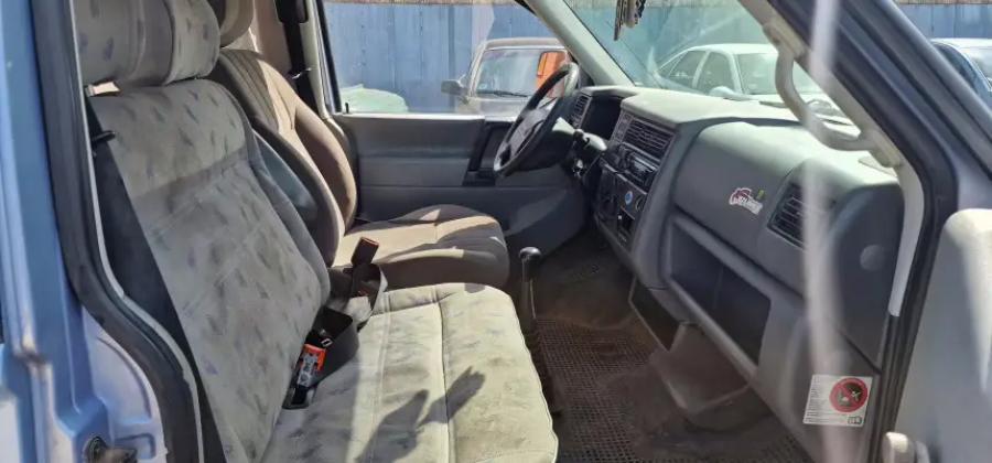 Zils Volkswagen Caravelle 1996 Valmiera, ar dzinēja tilpumu 2.50 L un nobraukumu 374 tūkst. km par 1200 €, foto 10 vietnē AUTOMOTO.COM.LV
