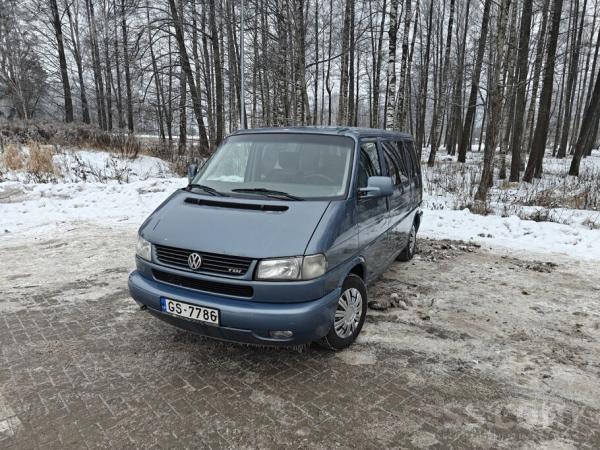 Blue Volkswagen Caravelle 1997 in Riga, with an engine capacity of 2.50 L and mileage of 441 thousand km for 3190 €, photo 1 on AUTOMOTO.COM.LV