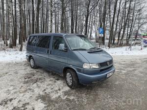 Blue Volkswagen Caravelle 1997 in Riga, with an engine capacity of 2.50 L and mileage of 441 thousand km for 3190 €, photo 2 on AUTOMOTO.COM.LV