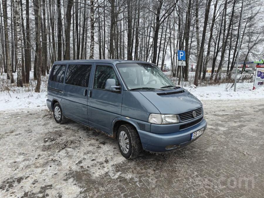 Blue Volkswagen Caravelle 1997 in Riga, with an engine capacity of 2.50 L and mileage of 441 thousand km for 3190 €, photo 2 on AUTOMOTO.COM.LV