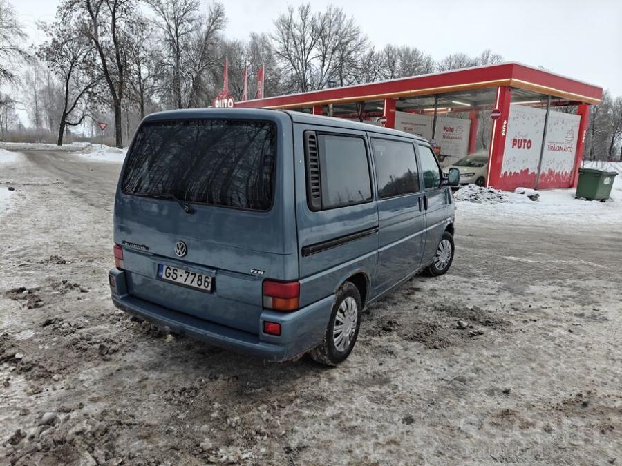 Blue Volkswagen Caravelle 1997 in Riga, with an engine capacity of 2.50 L and mileage of 441 thousand km for 3190 €, photo 6 on AUTOMOTO.COM.LV