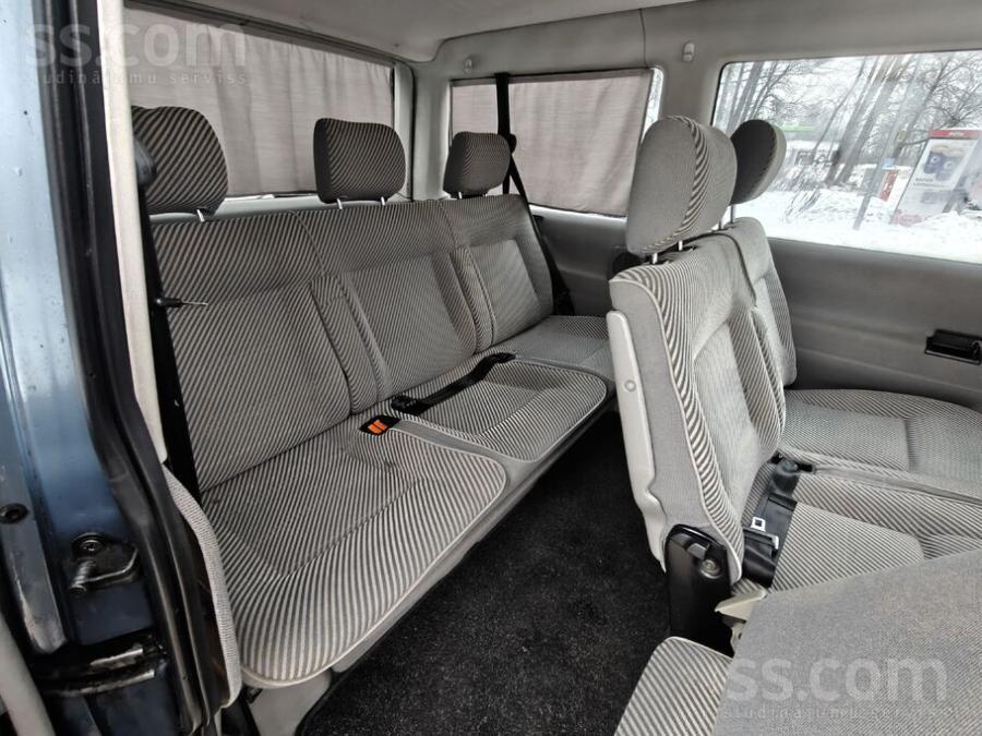 Blue Volkswagen Caravelle 1997 in Riga, with an engine capacity of 2.50 L and mileage of 441 thousand km for 3190 €, photo 9 on AUTOMOTO.COM.LV