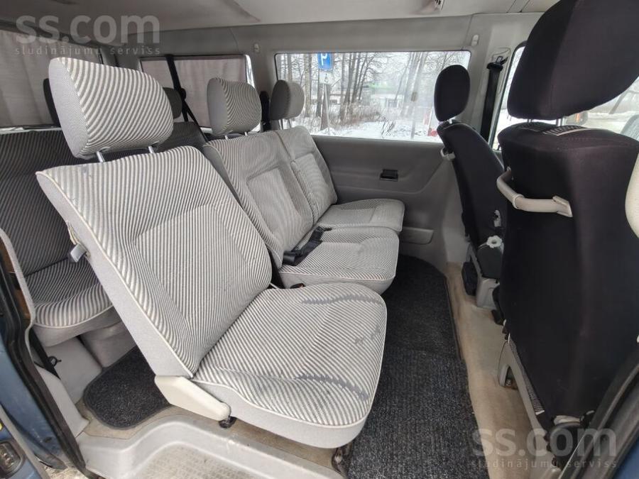 Blue Volkswagen Caravelle 1997 in Riga, with an engine capacity of 2.50 L and mileage of 441 thousand km for 3190 €, photo 10 on AUTOMOTO.COM.LV
