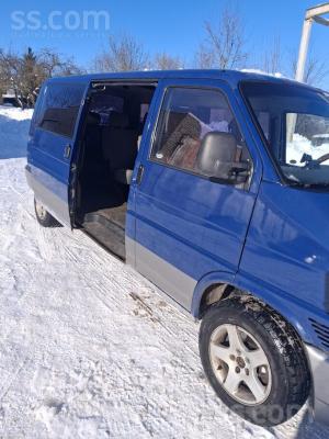 Blue Volkswagen Caravelle 1997 in Daugavpils, with an engine capacity of 2.50 L and mileage of 350 thousand km for 3999 €, photo 6 on AUTOMOTO.COM.LV