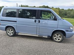 Blue Volkswagen Caravelle 1997 in Valmiera, with an engine capacity of 2.50 L and mileage of 250 thousand km for 4400 €, photo 5 on AUTOMOTO.COM.LV