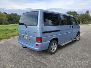 Blue Volkswagen Caravelle 1997 in Valmiera, with an engine capacity of 2.50 L and mileage of 250 thousand km for 4400 €, photo 6 on AUTOMOTO.COM.LV