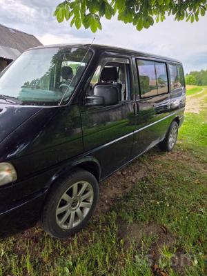 Blue Volkswagen Caravelle 1998 in Liepaja, with an engine capacity of 2.40 L and mileage of 430 thousand km for 2330 €, photo 2 on AUTOMOTO.COM.LV