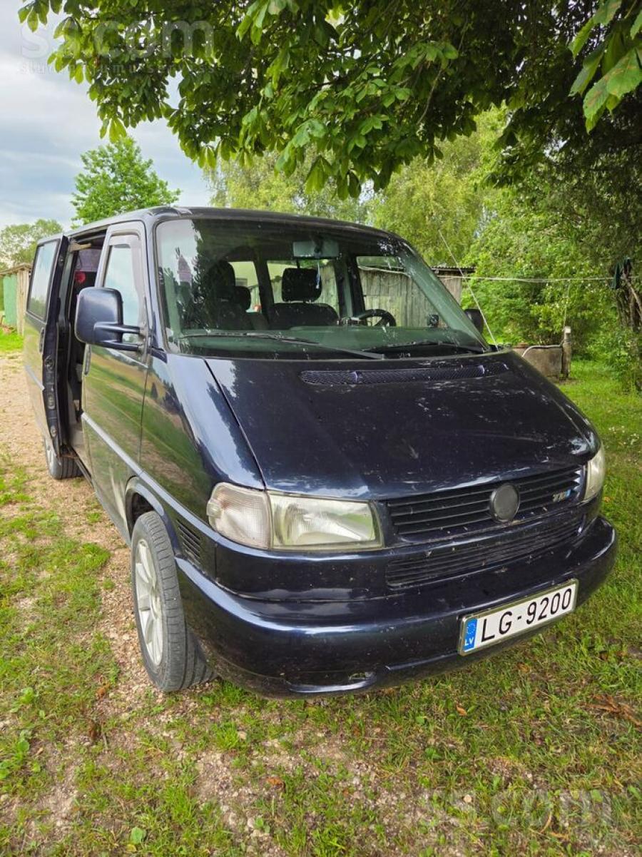 Blue Volkswagen Caravelle 1998 in Liepaja, with an engine capacity of 2.40 L and mileage of 430 thousand km for 2330 €, photo 3 on AUTOMOTO.COM.LV