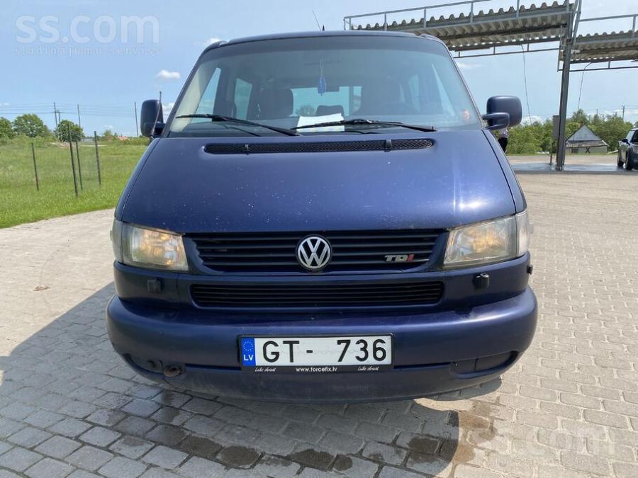 Blue Volkswagen Caravelle 1999 in Balvi, with an engine capacity of 2.50 L and mileage of 435 thousand km for 5800 €, photo 6 on AUTOMOTO.COM.LV