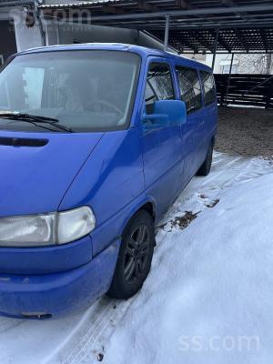 Zils Volkswagen Caravelle 1999 Daugavpils, ar dzinēja tilpumu 2.50 L un nobraukumu 538 tūkst. km par 3150 €, foto 2 vietnē AUTOMOTO.COM.LV