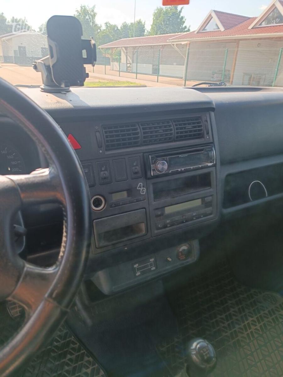 Zils Volkswagen Caravelle 1999 Pagėgiai, ar dzinēja tilpumu 2.50 L un nobraukumu 490 tūkst. km par 5900 €, foto 10 vietnē AUTOMOTO.COM.LV
