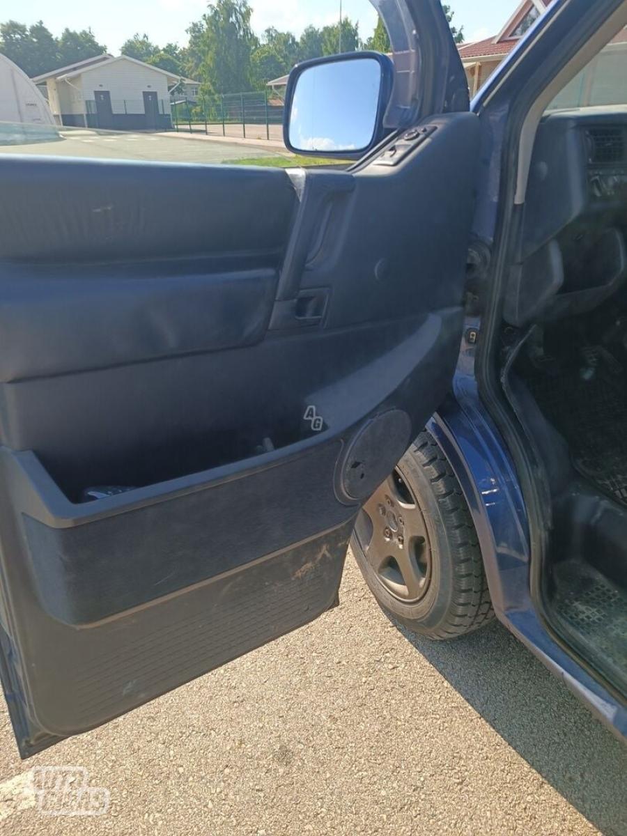 Zils Volkswagen Caravelle 1999 Pagėgiai, ar dzinēja tilpumu 2.50 L un nobraukumu 490 tūkst. km par 5900 €, foto 12 vietnē AUTOMOTO.COM.LV