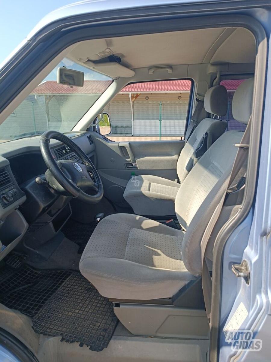 Zils Volkswagen Caravelle 1999 Pagėgiai, ar dzinēja tilpumu 2.50 L un nobraukumu 490 tūkst. km par 5900 €, foto 27 vietnē AUTOMOTO.COM.LV