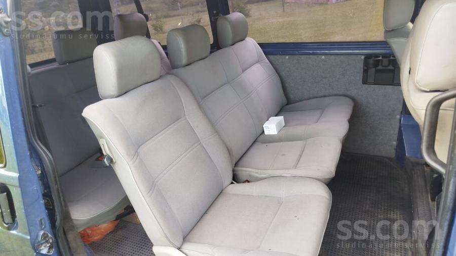 Zils Volkswagen Caravelle 1999 Aizkraukle, ar dzinēja tilpumu 2.40 L un nobraukumu 368 tūkst. km par 3200 €, foto 8 vietnē AUTOMOTO.COM.LV