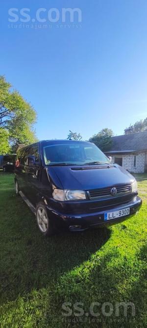 Zils Volkswagen Caravelle 2002 Liepāja, ar dzinēja tilpumu 2.50 L un nobraukumu 0 tūkst. km par 5000 €, foto  vietnē AUTOMOTO.COM.LV