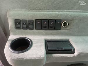 Blue Volkswagen Caravelle 2002 in Varena, with an engine capacity of 2.50 L and mileage of 487 thousand km for 6400 €, photo 16 on AUTOMOTO.COM.LV