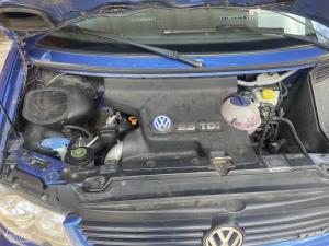 Blue Volkswagen Caravelle 2002 in Varena, with an engine capacity of 2.50 L and mileage of 487 thousand km for 6400 €, photo 18 on AUTOMOTO.COM.LV