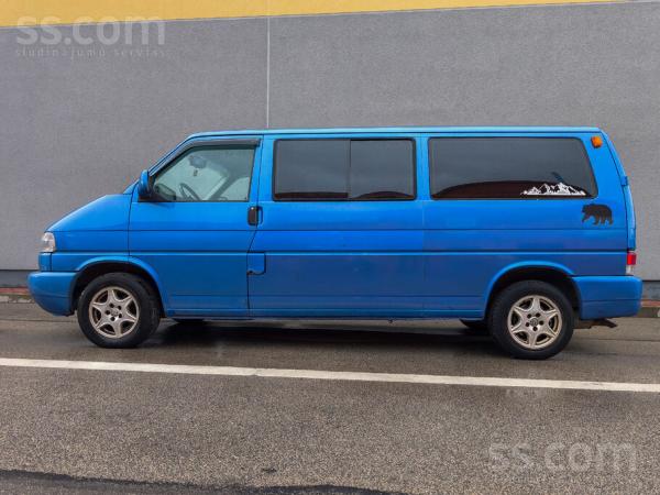 Volkswagen Caravelle 2002 in Riga on AUTOMOTO.COM.LV Blue Volkswagen Caravelle 2002 in Riga, with an engine capacity of 2.50 L and mileage of 400 thousand km for 5200 β¬, photo 3 on AUTOMOTO.COM.LV