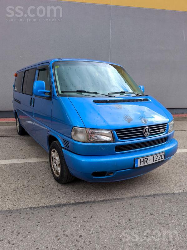 Volkswagen Caravelle 2002 in Riga on AUTOMOTO.COM.LV Blue Volkswagen Caravelle 2002 in Riga, with an engine capacity of 2.50 L and mileage of 400 thousand km for 5200 β¬, photo 5 on AUTOMOTO.COM.LV