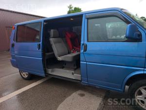 Blue Volkswagen Caravelle 2002 in Riga, with an engine capacity of 2.50 L and mileage of 400 thousand km for 5200 €, photo 10 on AUTOMOTO.COM.LV