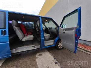Blue Volkswagen Caravelle 2002 in Riga, with an engine capacity of 2.50 L and mileage of 400 thousand km for 5200 €, photo 11 on AUTOMOTO.COM.LV