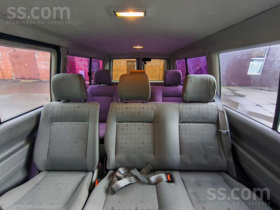 Blue Volkswagen Caravelle 2002 in Riga, with an engine capacity of 2.50 L and mileage of 400 thousand km for 5200 €, photo 20 on AUTOMOTO.COM.LV