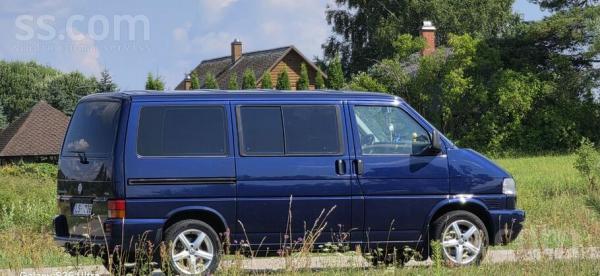 Blue Volkswagen Caravelle 2002 in Preili, with an engine capacity of 2.50 L and mileage of 416 thousand km for 9500 €, photo 1 on AUTOMOTO.COM.LV