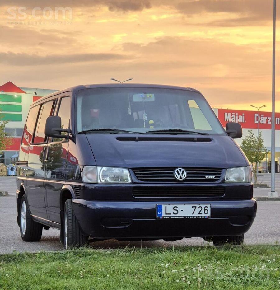 Blue Volkswagen Caravelle 2002 in Preili, with an engine capacity of 2.50 L and mileage of 416 thousand km for 9500 €, photo 4 on AUTOMOTO.COM.LV