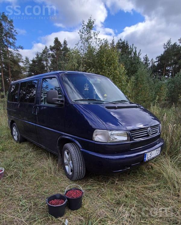 Blue Volkswagen Caravelle 2002 in Preili, with an engine capacity of 2.50 L and mileage of 416 thousand km for 9500 €, photo 5 on AUTOMOTO.COM.LV