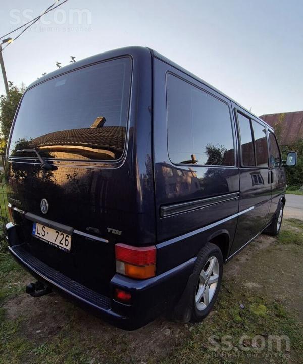 Blue Volkswagen Caravelle 2002 in Preili, with an engine capacity of 2.50 L and mileage of 416 thousand km for 9500 €, photo 7 on AUTOMOTO.COM.LV