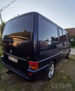 Blue Volkswagen Caravelle 2002 in Preili, with an engine capacity of 2.50 L and mileage of 416 thousand km for 9500 €, photo 7 on AUTOMOTO.COM.LV