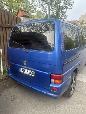 Blue Volkswagen Caravelle 2003 in Riga, with an engine capacity of 2.40 L and mileage of 311 thousand km for 3700 €, photo 6 on AUTOMOTO.COM.LV