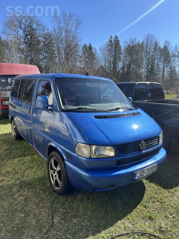 Blue Volkswagen Caravelle 2003 in Riga, with an engine capacity of 2.40 L and mileage of 311 thousand km for 3700 €, photo 6 on AUTOMOTO.COM.LV