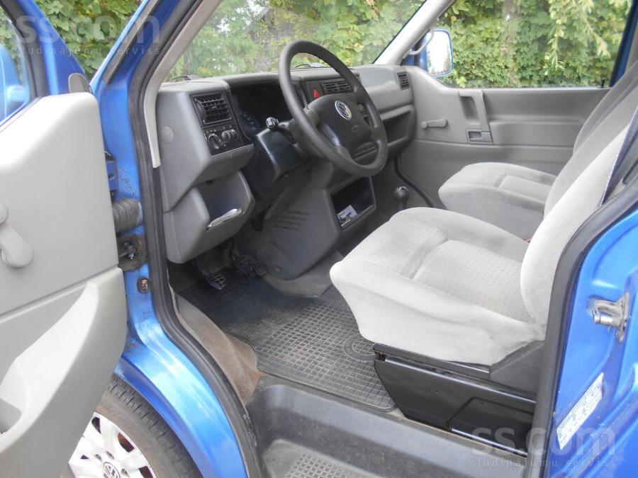 Blue Volkswagen Caravelle 2003 in Gulbene, with an engine capacity of 2.50 L and mileage of 311 thousand km for 4400 €, photo 6 on AUTOMOTO.COM.LV