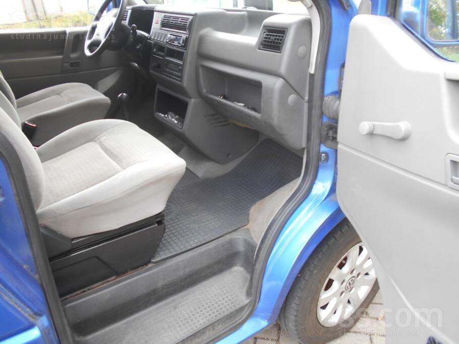 Blue Volkswagen Caravelle 2003 in Gulbene, with an engine capacity of 2.50 L and mileage of 311 thousand km for 4400 €, photo 8 on AUTOMOTO.COM.LV