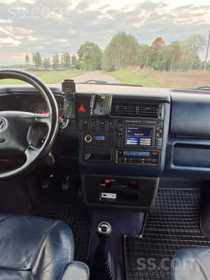 Zils Volkswagen Caravelle 2003 Cēsis, ar dzinēja tilpumu 2.50 L un nobraukumu 0 tūkst. km par 8650 €, foto 11 vietnē AUTOMOTO.COM.LV