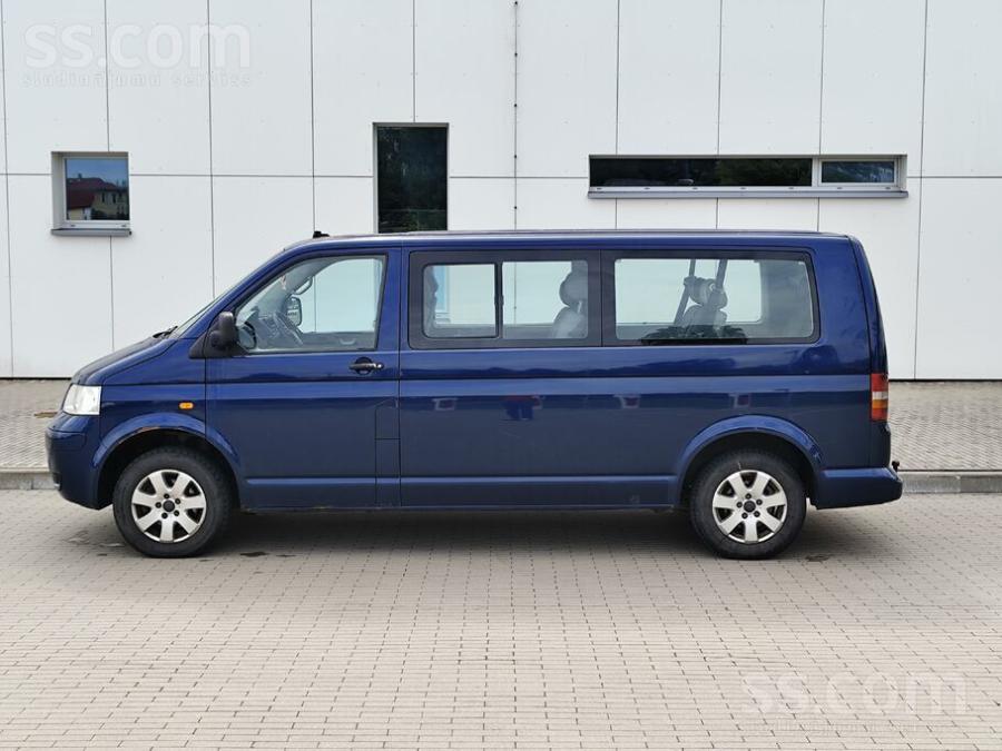 Blue Volkswagen Caravelle 2004 in Rezekne, with an engine capacity of 2.50 L and mileage of 403 thousand km for 3850 €, photo 5 on AUTOMOTO.COM.LV
