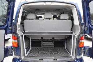 Blue Volkswagen Caravelle 2005 in Kuldiga, with an engine capacity of 2.50 L and mileage of 0 thousand km for 6550 €, photo 10 on AUTOMOTO.COM.LV