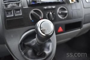 Blue Volkswagen Caravelle 2005 in Kuldiga, with an engine capacity of 2.50 L and mileage of 0 thousand km for 6550 €, photo 12 on AUTOMOTO.COM.LV