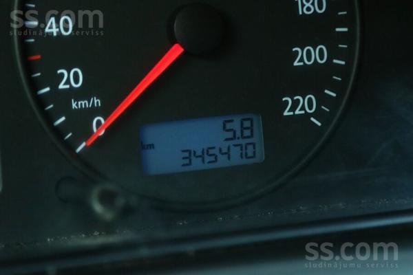 Zils Volkswagen Caravelle 2005 Kuldīga, ar dzinēja tilpumu 2.50 L un nobraukumu 345 tūkst. km par 5500 €, foto 11 vietnē AUTOMOTO.COM.LV