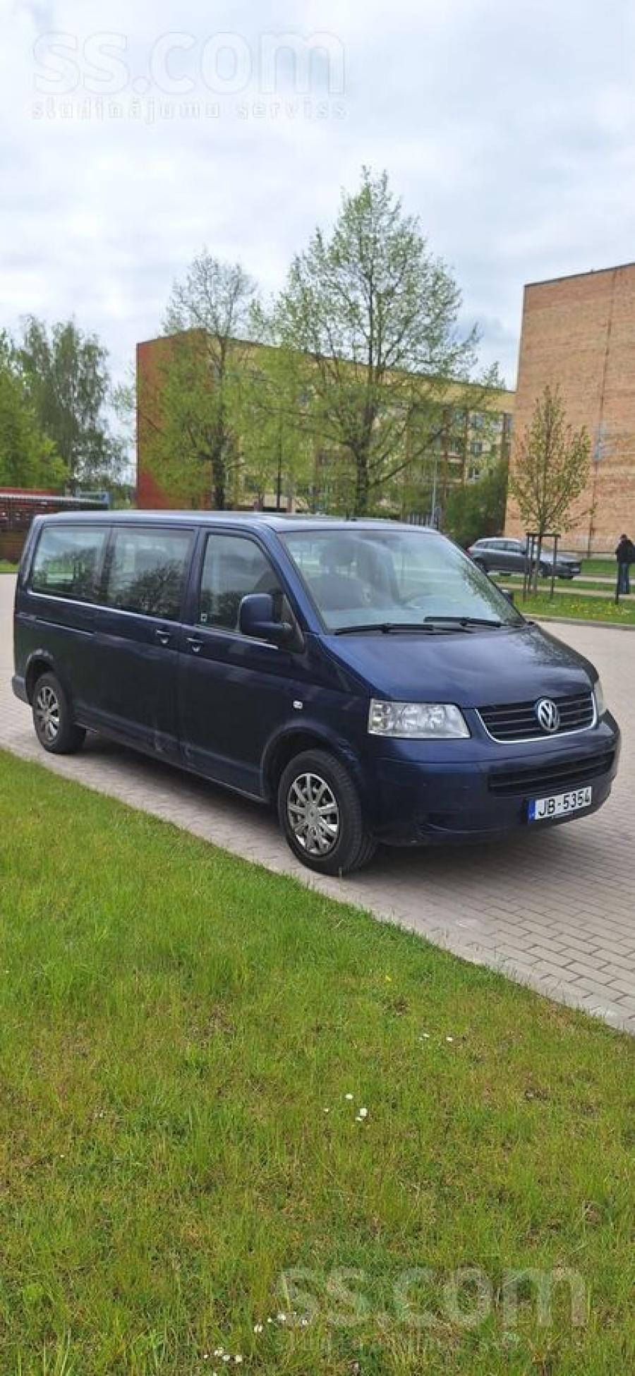 Blue Volkswagen Caravelle 2006 in Jelgava, with an engine capacity of 1.90 L and mileage of 345 thousand km for 3500 €, photo 3 on AUTOMOTO.COM.LV