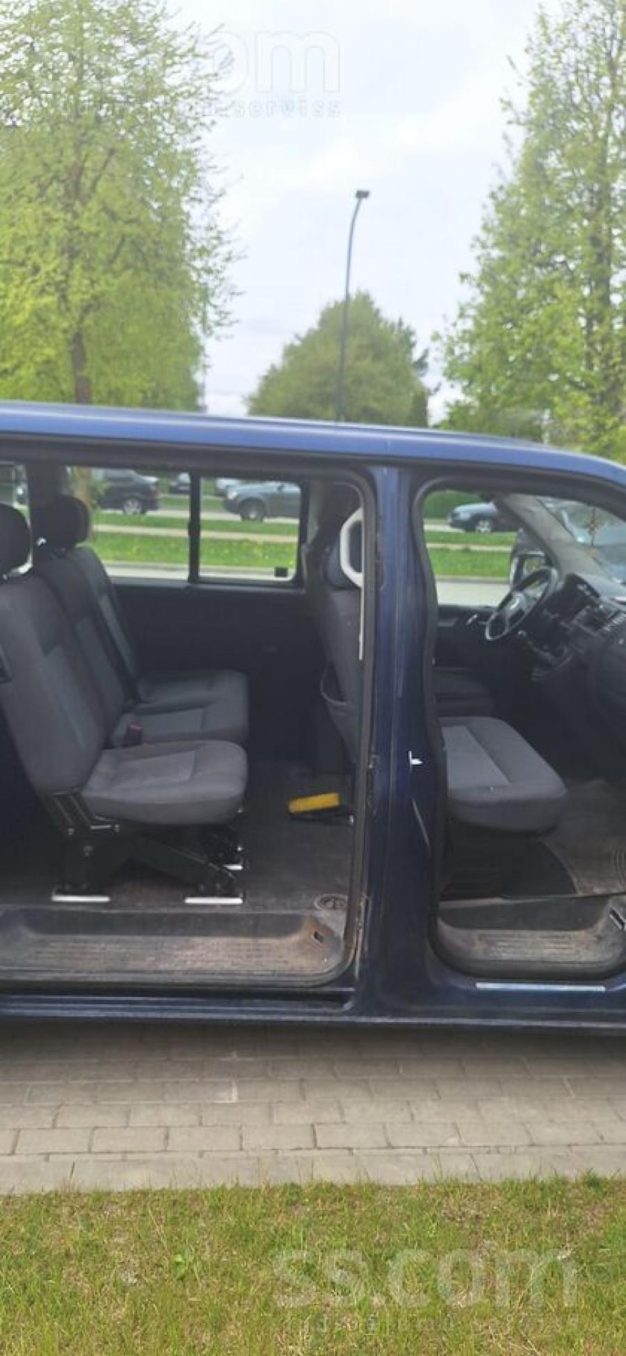 Blue Volkswagen Caravelle 2006 in Jelgava, with an engine capacity of 1.90 L and mileage of 345 thousand km for 3500 €, photo 7 on AUTOMOTO.COM.LV