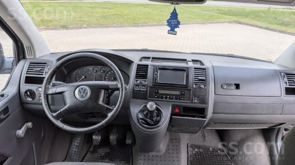 Blue Volkswagen Caravelle 2006 in Riga, with an engine capacity of 2.50 L and mileage of 360 thousand km for 4850 €, photo 6 on AUTOMOTO.COM.LV